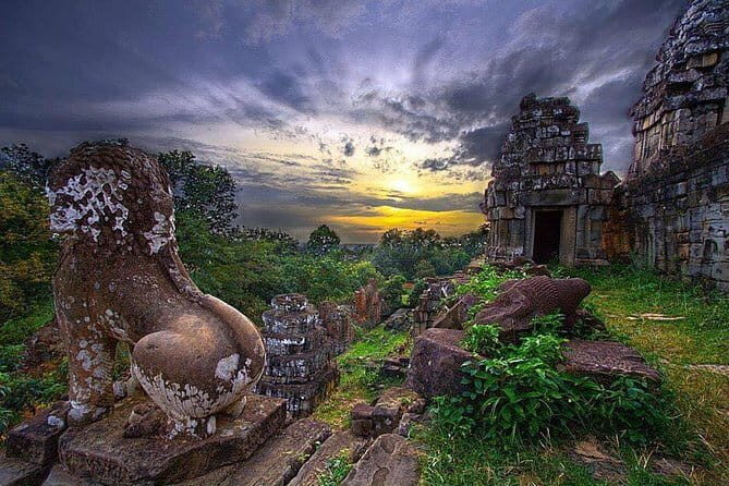 Rolous Group Temples plus lunch with Sunset Tour - Exploring Cambodia’s Roluos Group Temples: A Deep Dive