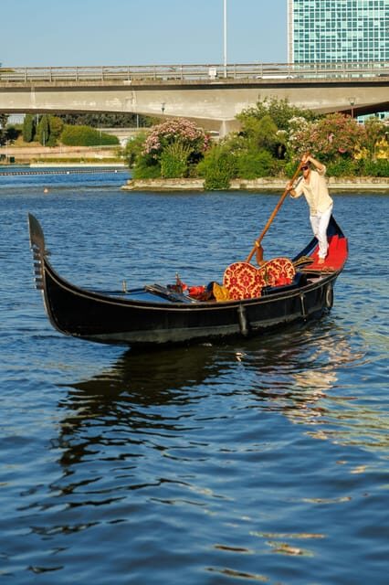 Roma: The one and only Roma Gondola tours on the lake! - Analyzing the Value: Is It Worth the Cost?