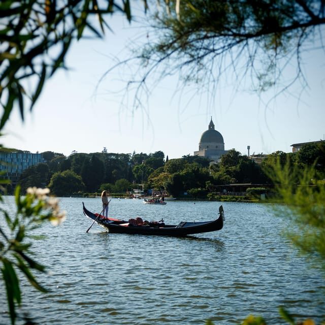 Roma: The one and only Roma Gondola tours on the lake! - Deep Dive: What Makes This Experience Special?