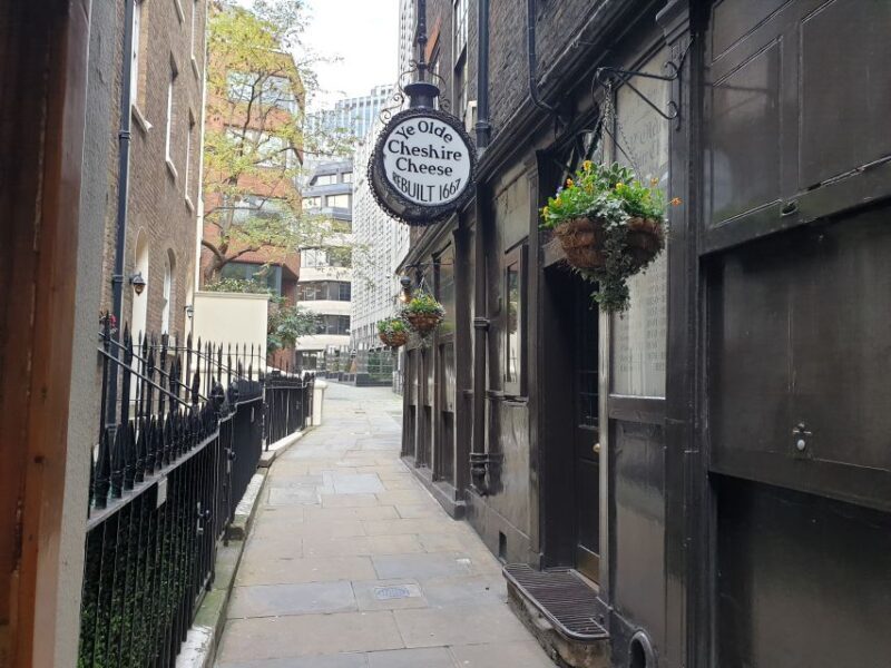 Roman Ruins to Blitz Bombings: London's Fiery History - Who Will Enjoy This Tour?