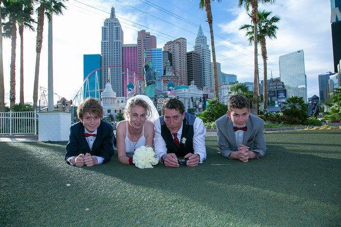 Romantic 2 Hour Photo Tour by Limousine - What to Expect During the Tour