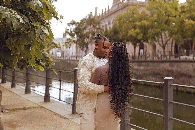 Romantic Couple Photoshoot in the Heart of Berlin - Booking, Timing, and Practical Tips