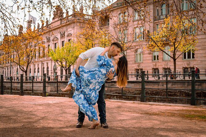 Romantic Couple Photoshoot in the Heart of Berlin - FAQ