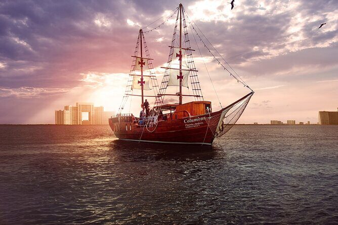 Romantic Dinner in the Spanish Galeon with Sax in Cancun. Lobster & Beef menu. - Key Points