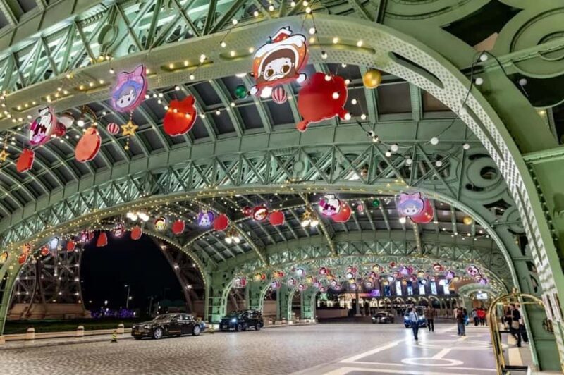 Romantic Encounters with Your Beloved at The Parisian Macao - Discovering the Macau Eiffel Tower Experience