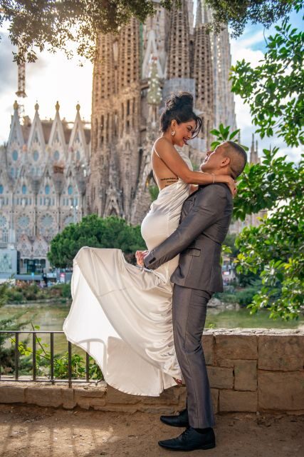 Romantic Photoshoot Experience for Couples in Barcelona - Detailed Breakdown of the Experience
