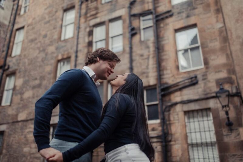 Romantic Photoshoot Experience for Couples in Edinburgh - Timing and Practical Considerations