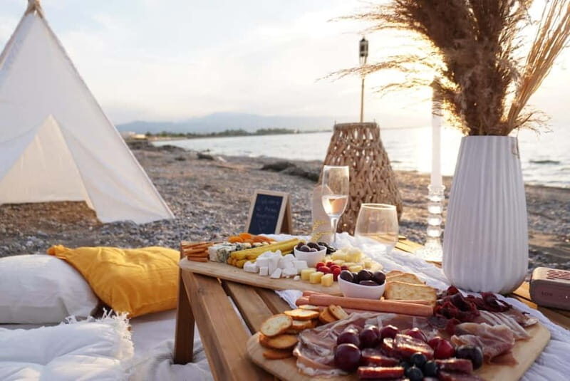 Romantic picnic in Corinth by the sea - Key Points