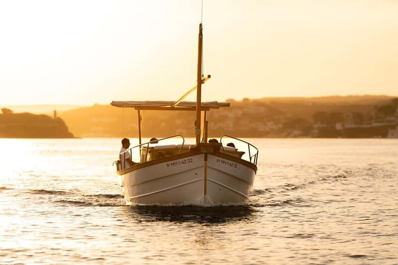 Romantic private tour of the Port of Mahón - Classic Llaut - Final Thoughts: Who Will Appreciate This Tour?