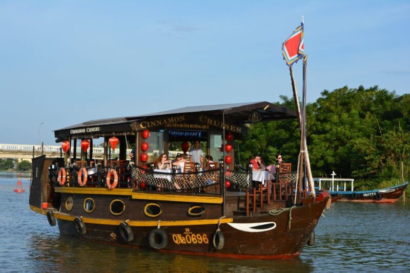 Romantic Sunset Dinner Cruise in Hoi An - Key Points
