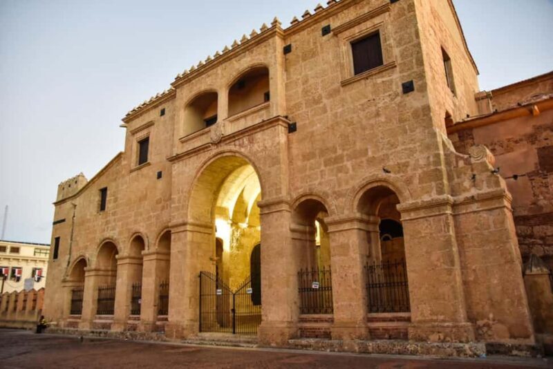 Romantic Tales of Santo Domingo Private Guided Tour - Key Points