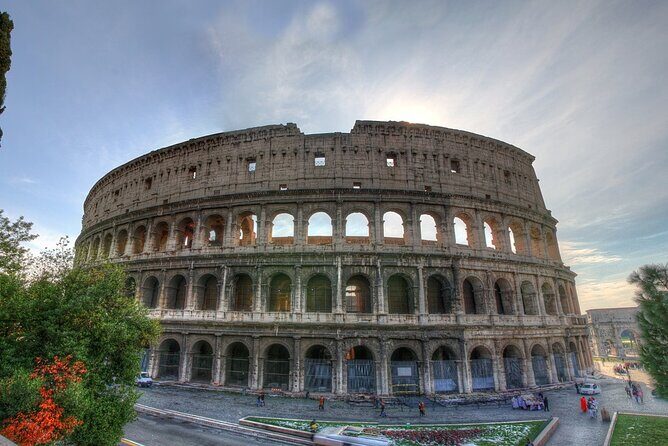 Rome: Best of Colosseum and Roman Forum Small Group Guided Tour - The Impact of the Guides (Based on Reviews)