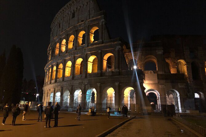 Rome by Night (2hrs) private and customizable tour - Authenticity and Local Experience