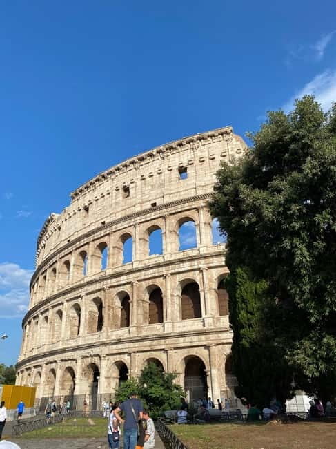 Rome: Colosseum, Gladiator Arena, & Roman Forum Private Tour - The Colosseum: Gladiatorial Spectacle Revisited