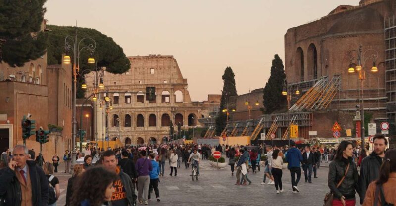 Rome: Colosseum, Roman Forum & Trajan's Market Exterior Tour - Key Points