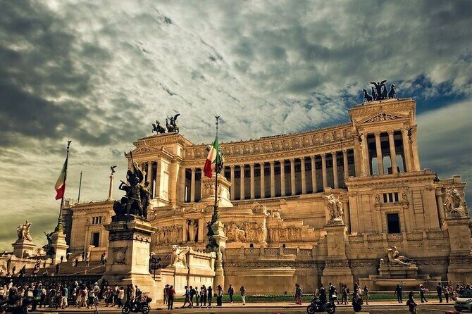 Rome driver guide with Colosseum access and Tipical Roman lunch - The Experience of a Guide