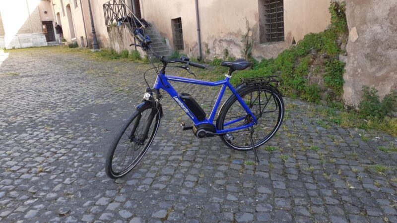 Rome: Electric Bike Rental with Helmet - Key Points