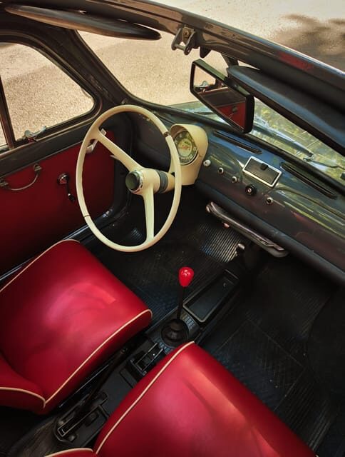 Rome: Fiat 500 private tour with a roman - Frequently Asked Questions
