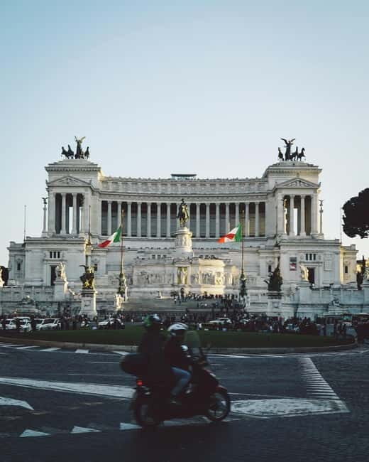 Rome: Fountains and Squares small-group guided Walking Tour - Exploring Rome’s Fountains and Squares: A Walk Through History and Art