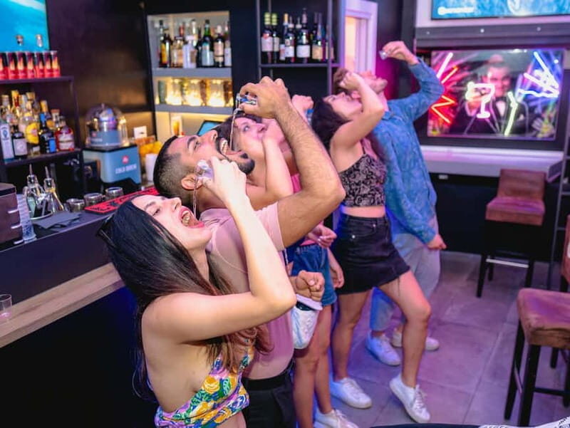 Rome: Guided Bar Crawl with Drinks & Dark History - Key Points
