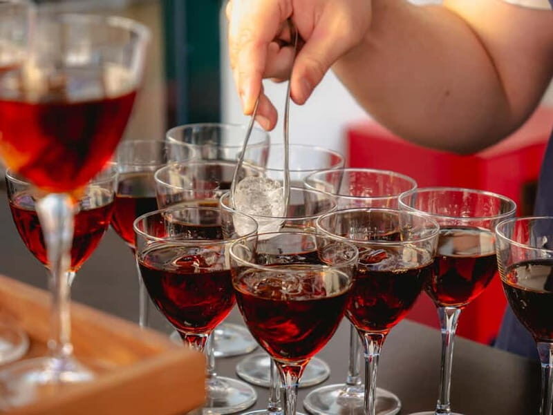 Rome: Guided Bar Crawl with Drinks & Dark History - Group Size and Atmosphere