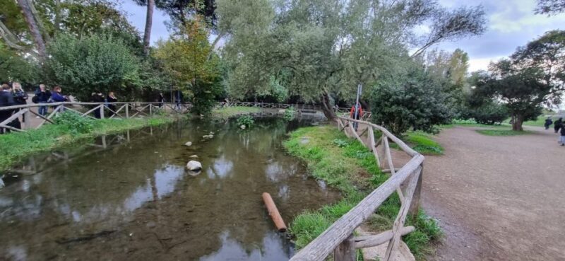 Rome: Mini hike to the ancient Parco degli Acquedotti - Discovering Rome’s Hidden Architectural Marvels