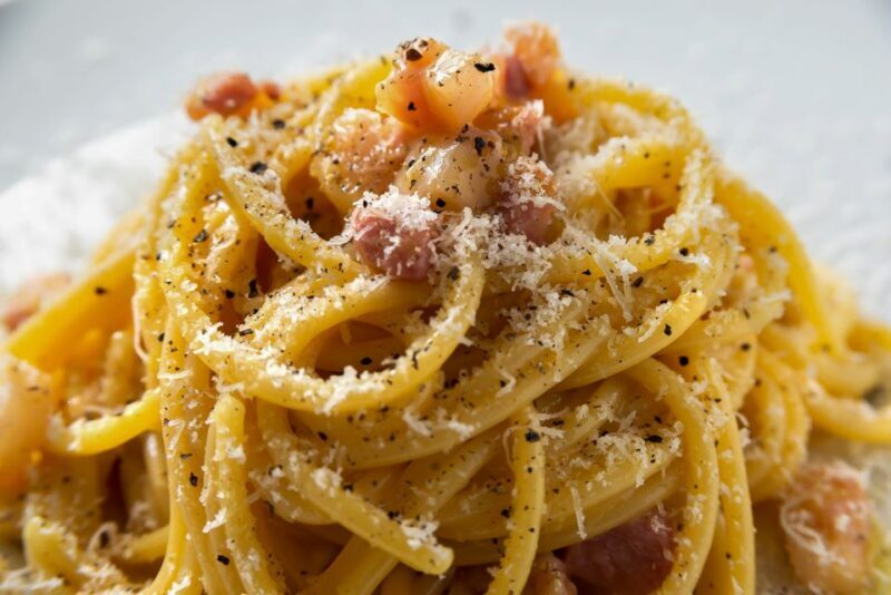 Rome: Monti Street Food Tour - Discovering Monti: A Neighborhood Known for Its Vibrant Street Food Scene