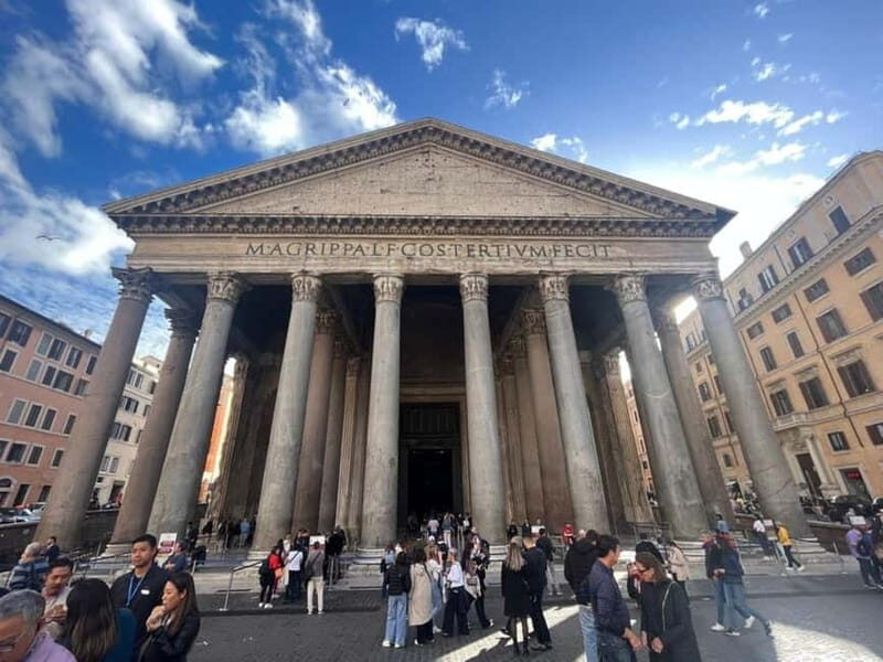 Rome: Pantheon Entrance with Interactive App - Key Points