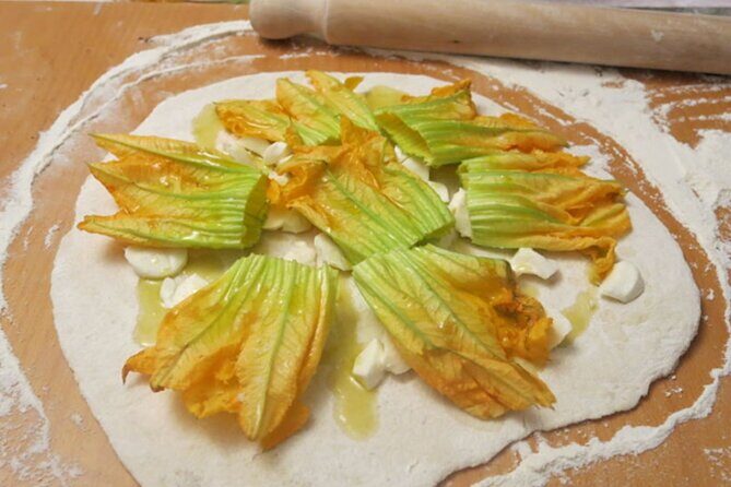Rome: Private Pizza Making Home cooking class with a local - A Deep Dive into the Experience