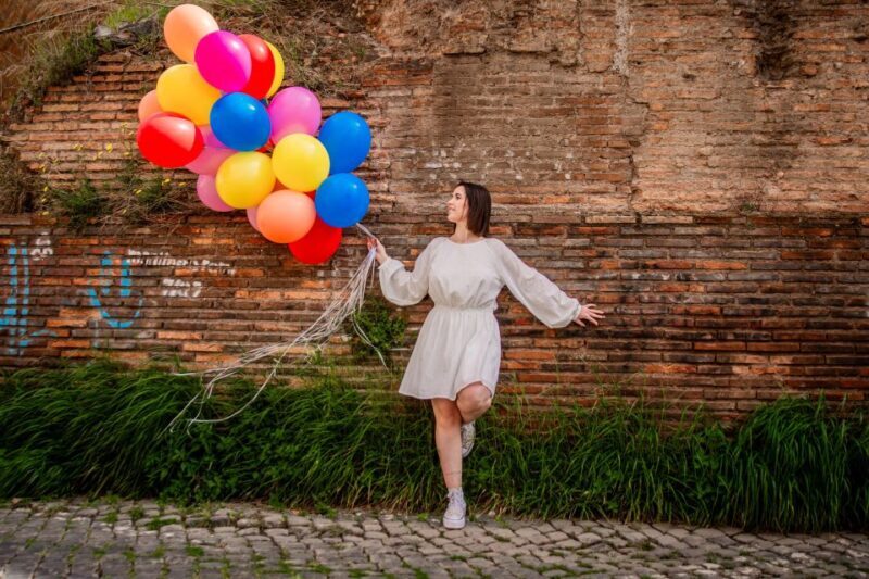 Rome: Professional Photoshoot With Balloons - A Balanced Look at the Tour
