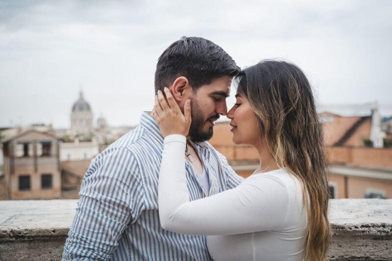 Rome: Romantic Couple Photoshoot Tour VIP - Key Points