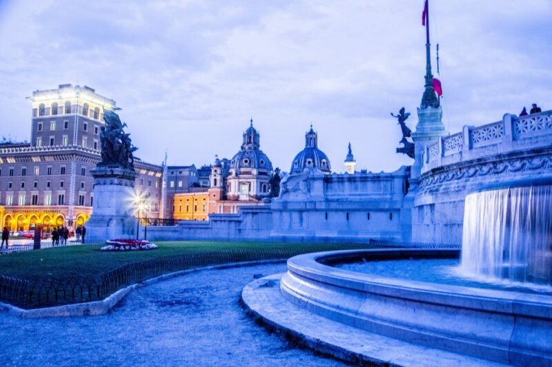 Rome: Rome at Night Evening Historical Walking Tour - Key Points