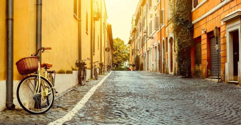 Rome: Sightseeing at Sunrise Walking Tour & Private Option - Key Points