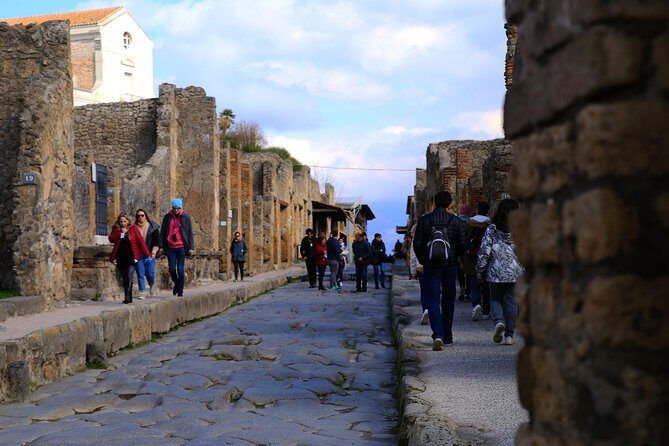 Rome to Pompeii & Herculaneum Trip with Hotel Pickup & Skip-the-line Tickets - What the Tour Offers: A Complete Breakdown