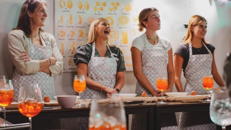 Rome: Traditional Pasta with Cocktails Cooking Class - Key Points