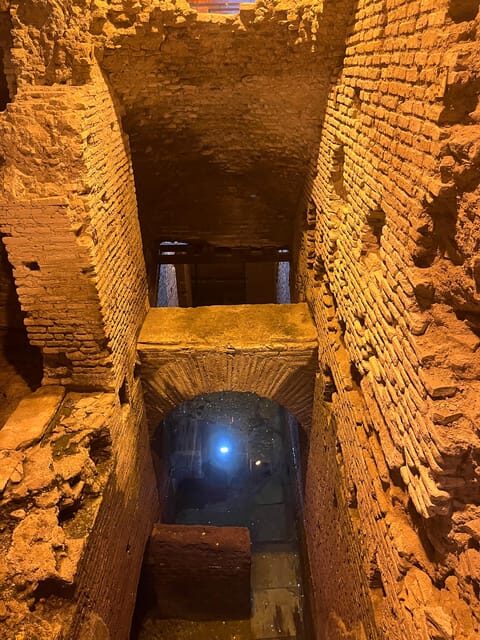 Rome: Trevi Fountain District Underground Tour and Ice Cream - Key Points