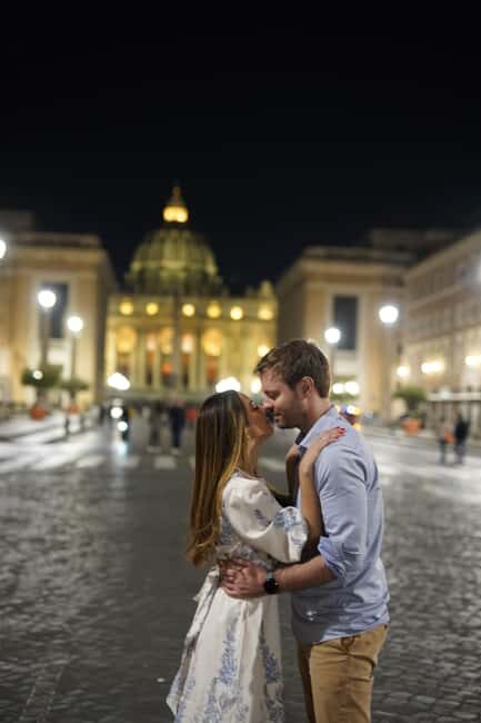 Rome: Vespa Night Experience with Aperol Spritz & Photos - Exploring the Night in Rome on a Vespa