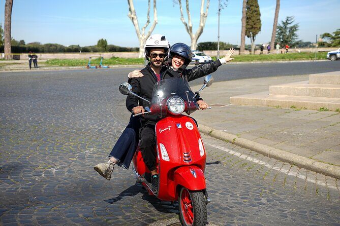 Rome: Vespa Tour with Professional Photoshoot - Best for