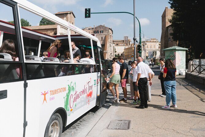 Romes Bone Chapel & Catacombs: Skulls, Crypts & City Ride - Who Is This Tour Best For?