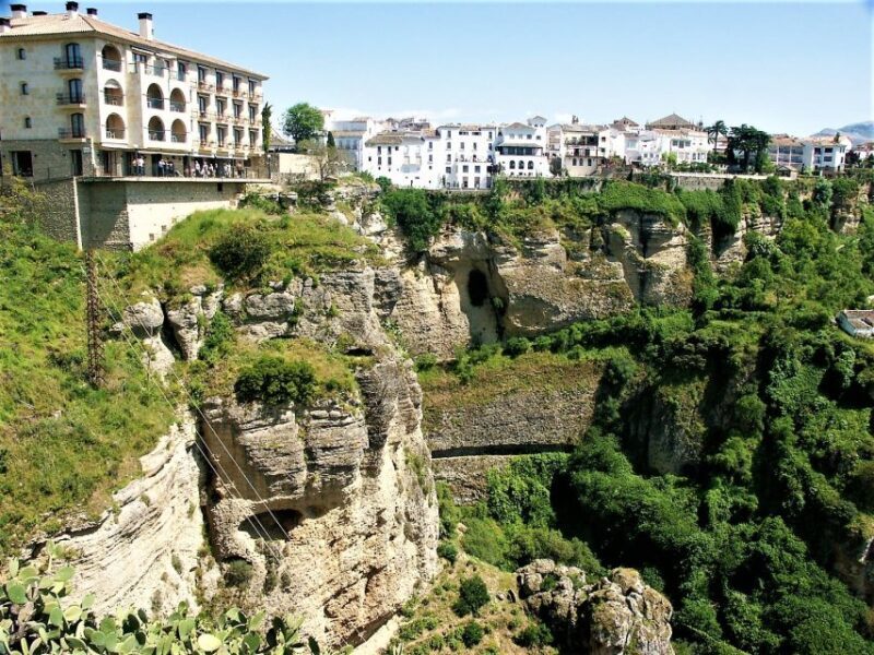 Ronda: Sightseeing Walking Tour - Religious and Cultural Landmarks