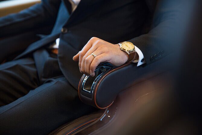 Rosa Eco Bus Luxury Transfer Ha Long to Ha Noi - An In-Depth Look at Rosa Eco Bus Luxury Transfer