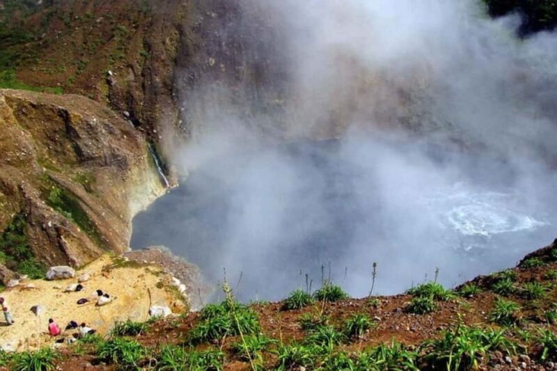 Roseau: Boiling Lake Challenge Hiking Tour with Local Guide - Key Points