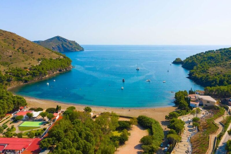 Roses: Cadaqués&Underwater Vision :Magic on the Costa Brava - An Overview of the Tour Experience