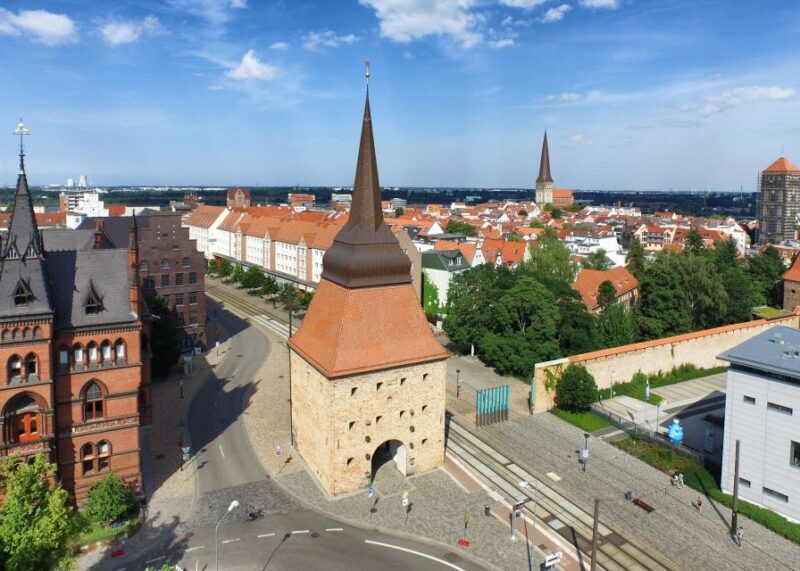 Rostock: Guided tour of the historic city center - Detailed look at the tour experience
