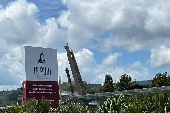 Rotorua Day Trip To Visit Te Puia Geothermal Wonderland - Key Points