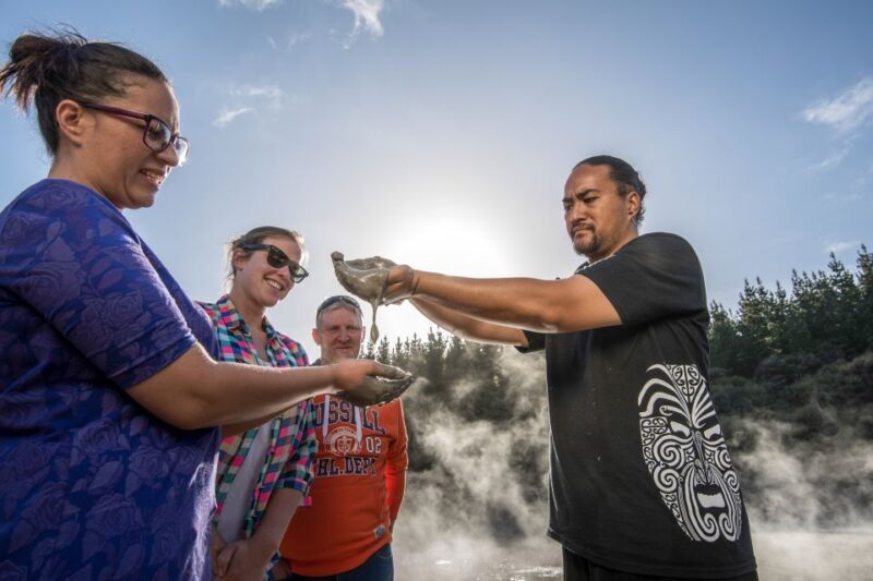 Rotorua: Hell's Gate Geothermal Walk, Mud Bath & Sulphur Spa - The Cultural Touch: Mori Carving