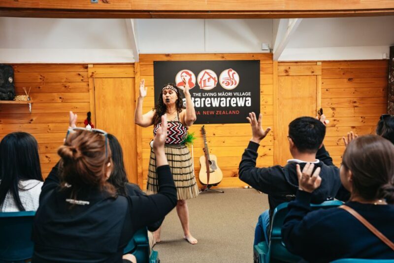 Rotorua: Mori Cultural Performance with Dancing - The Setting and Accessibility