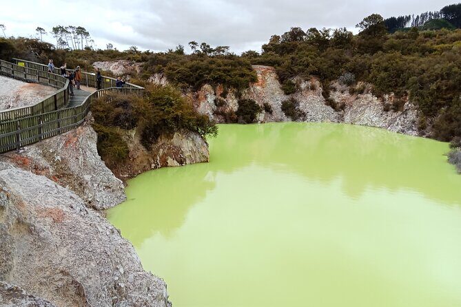 Rotorua to Wai-o-Tapu Thermal Wonderland Shuttle - An In-Depth Look at the Rotorua to Wai-o-Tapu Experience