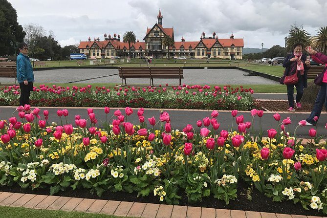 Rotorua via Kiwi/lakes country & a visit to iconic Whakarewarewa - FAQs