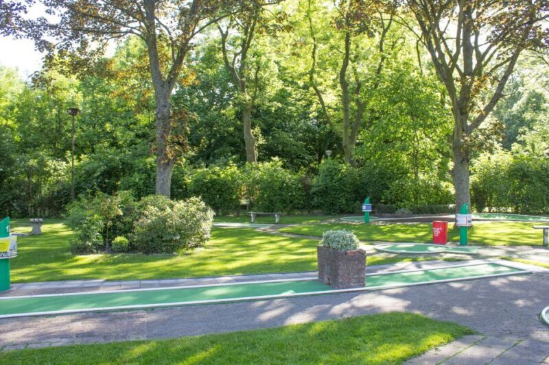 Rotterdam: 18-Hole Mini-Golf Game - An Authentic Mini-Golf Experience in Rotterdam